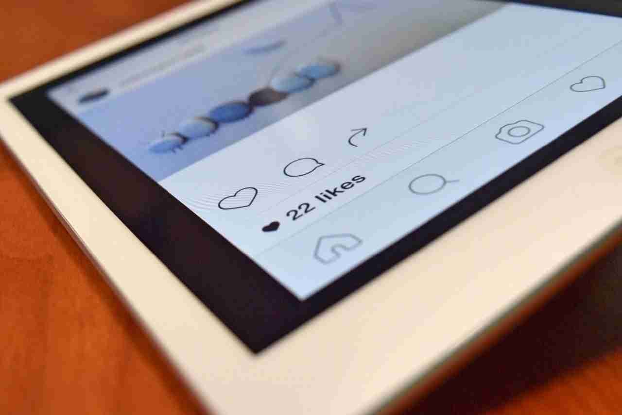 WhatsApp Vs Instagram Everything You Need To Know CoreMafia
